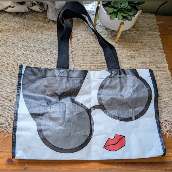 Alice + Olivia | Bags | Alice Olivia Stace Face Plastic Tote Bag Rare ...